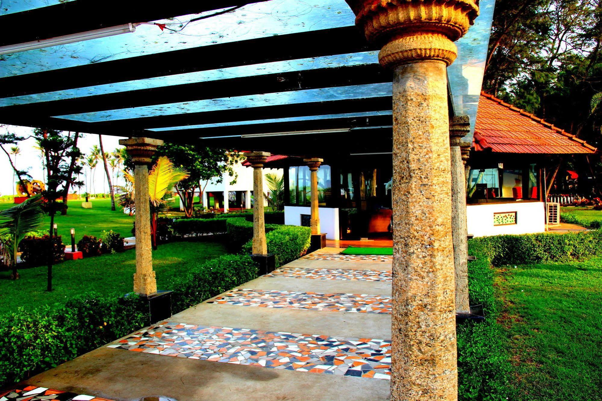 VGP GOLDEN BEACH RESORT | ⋆⋆⋆ | CHENNAI, INDIA | SEASON DEALS FROM $66