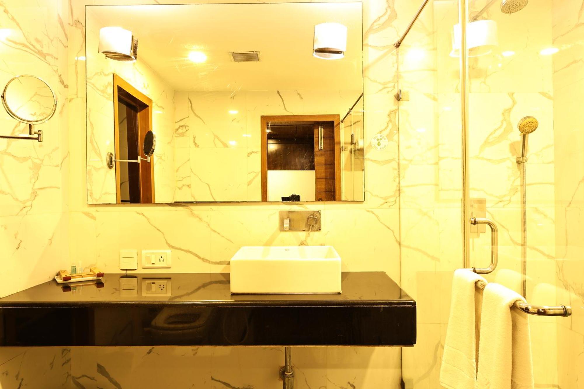 VGP GOLDEN BEACH RESORT | ⋆⋆⋆ | CHENNAI, INDIA | SEASON DEALS FROM $66